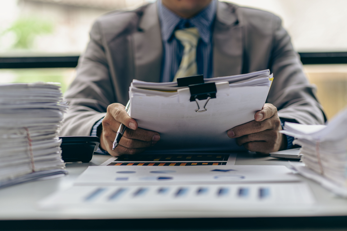 Understanding the Legal Status of Independent Contractors - 1099OrEmployees